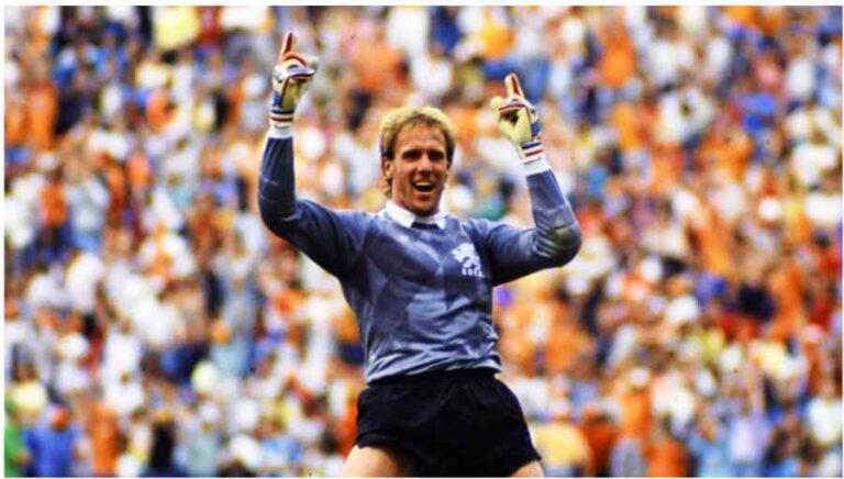 Top 6 Dutch football goalkeepers - No. 1 Van Der Sar | Hellopredict.com