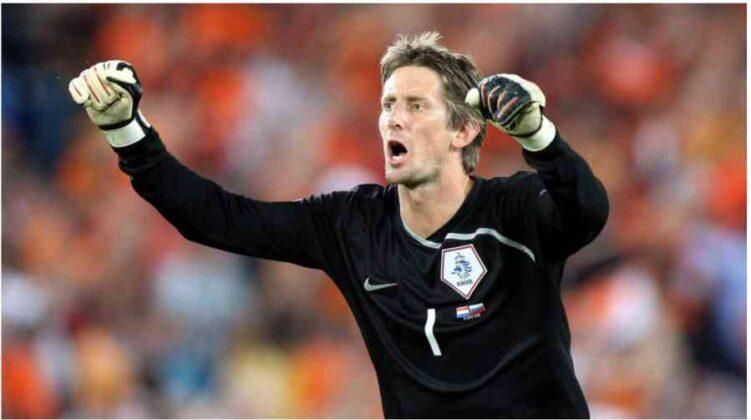 Top 6 Dutch football goalkeepers - No. 1 Van Der Sar | Hellopredict.com